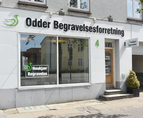 Odder Begravelsesforretning | Bedemand for begravelse og bisættelse v ...